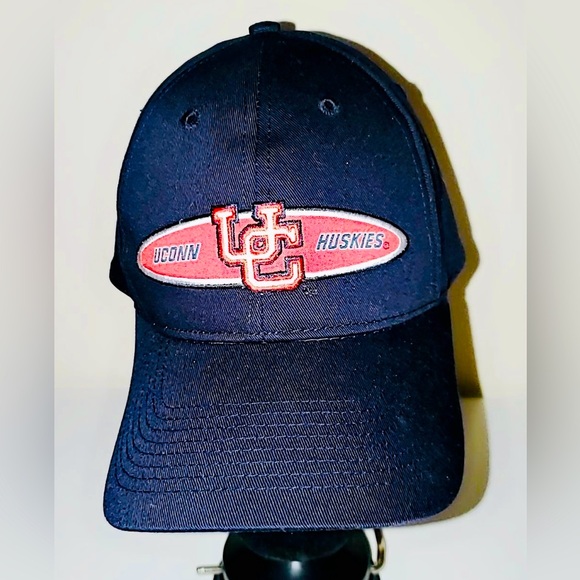 Top of the World | Accessories | Vintage Uconn Huskies College Baseball ...